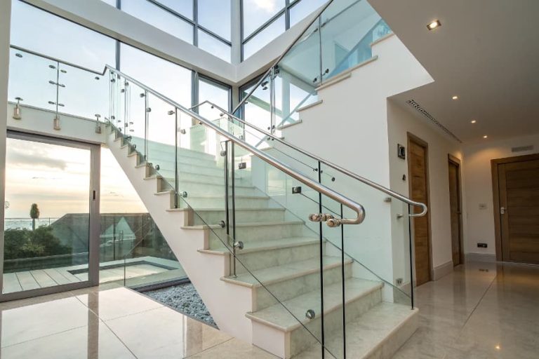 Glass Balustrades Melbourne - Custom & Commercial | Renma